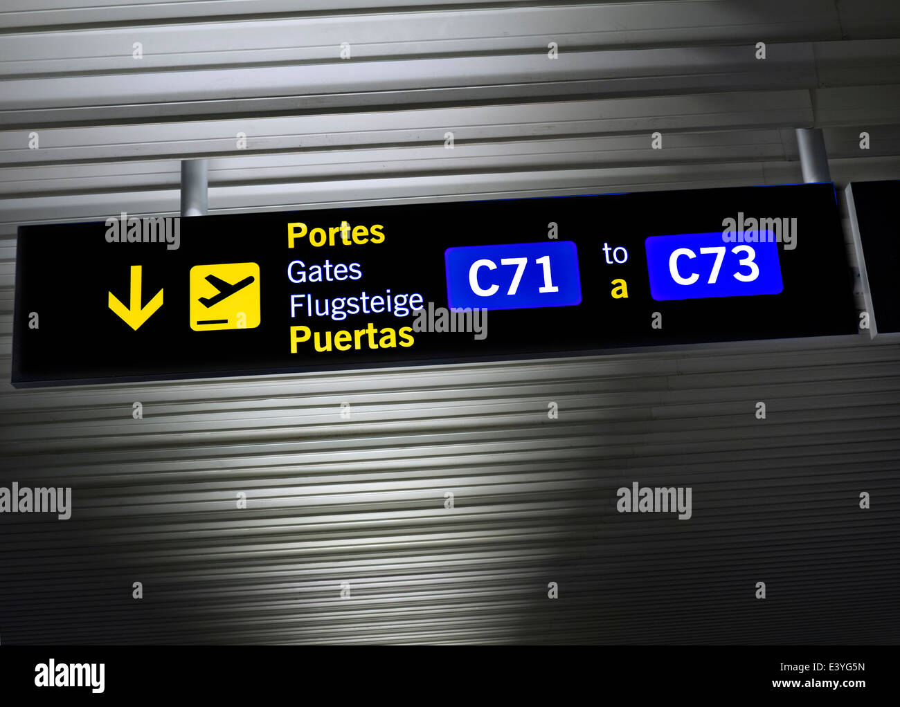 Boarding Sign High Resolution Stock Photography and Images - Alamy