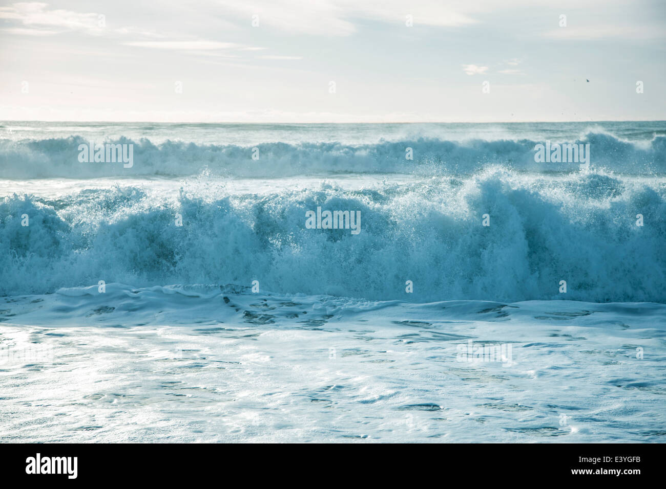 Beautiful waves breaking in hi-res stock photography and images - Alamy