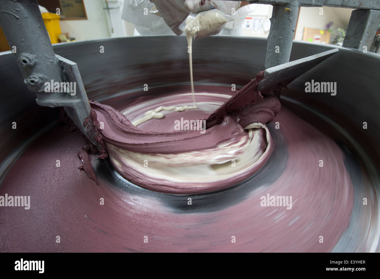 Polyester resin hi-res stock photography and images - Alamy