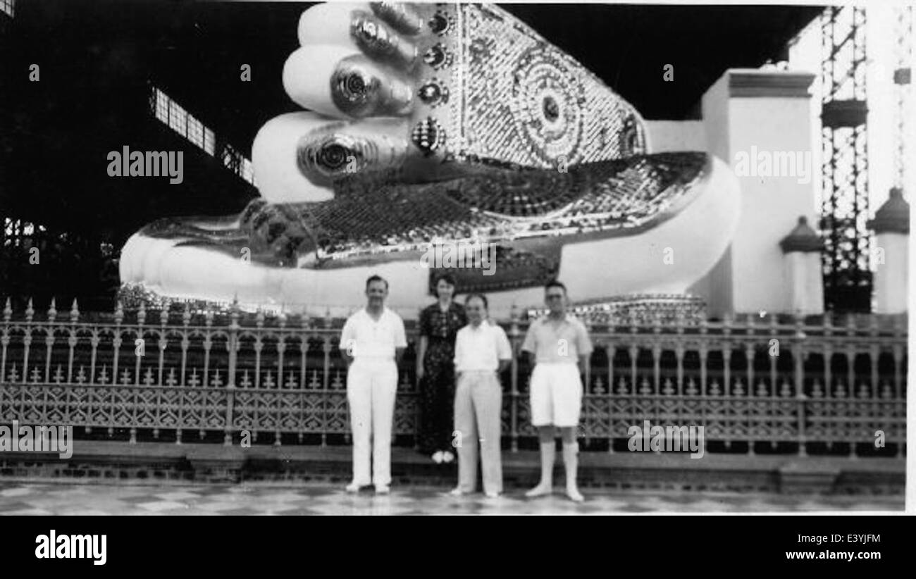 Mr and Mrs Everett and B.A. Glover at Foot of Buddah Stock Photo - Alamy