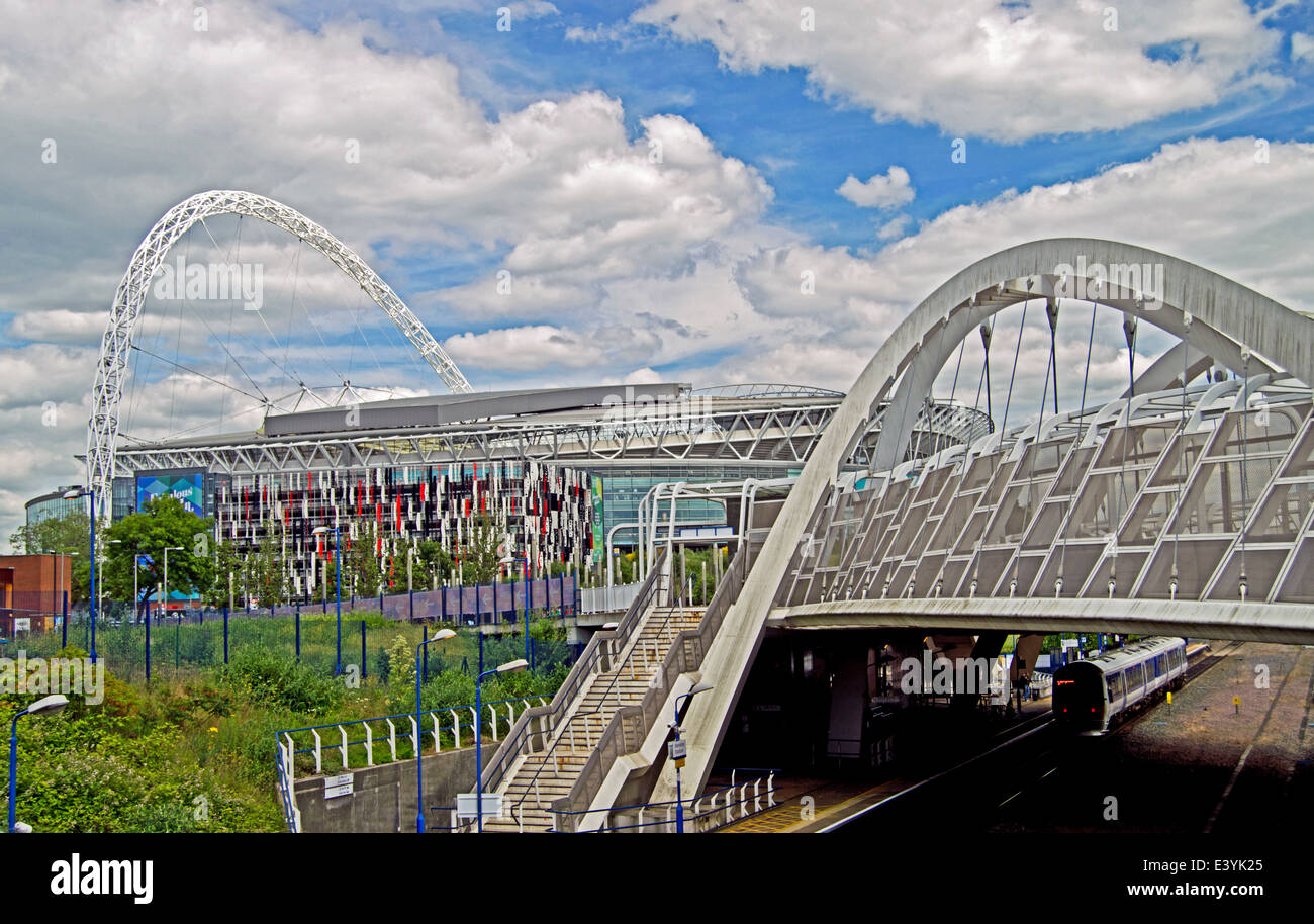 The White Horse Bridge across Wembley Stadium railway station showing ...