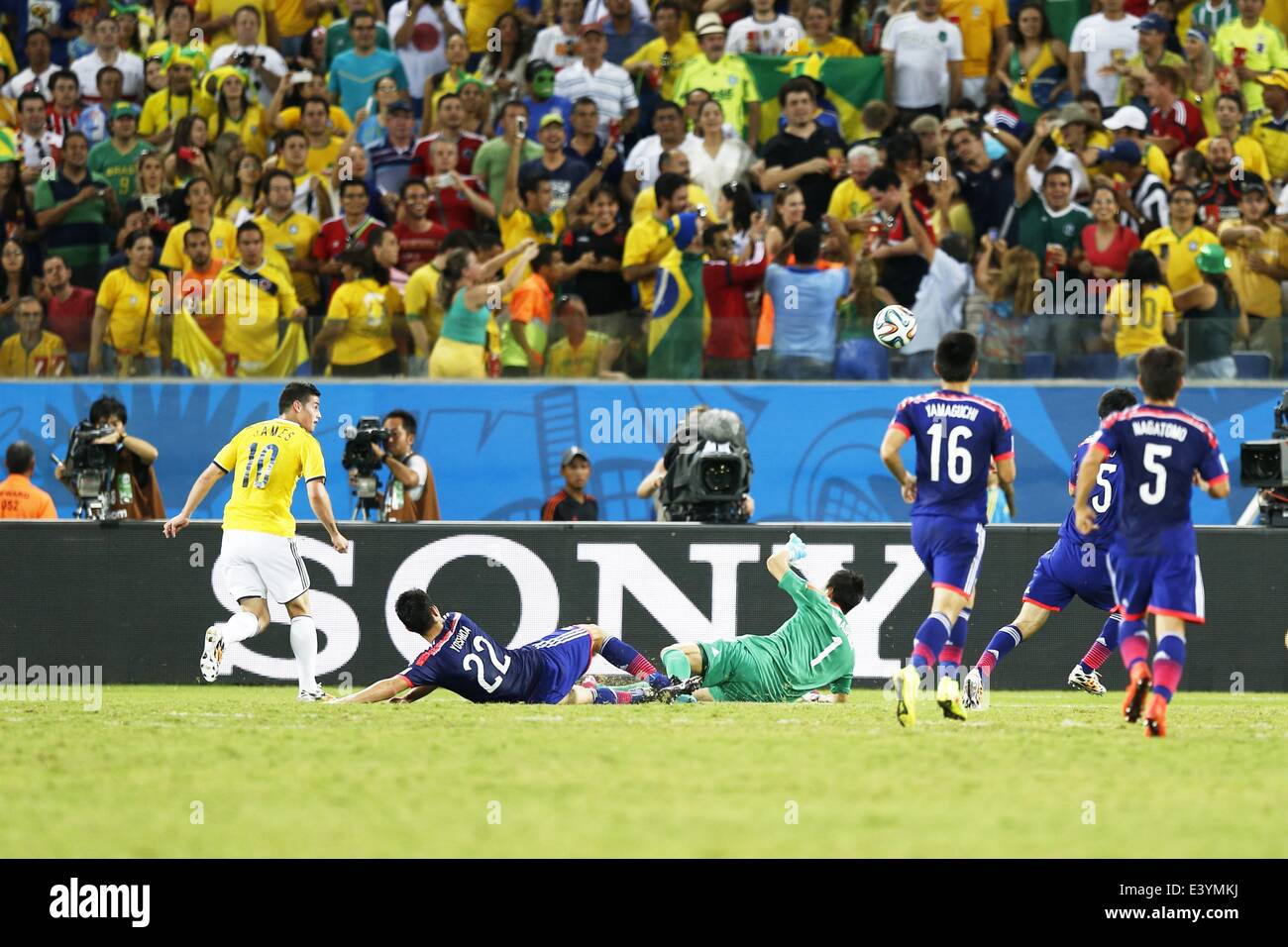 James rodriguez colombia brazil goal hi-res stock photography and ...