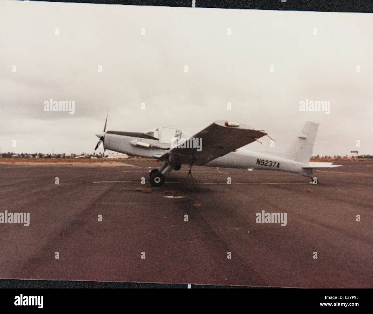 Photograph of a Schweizer SA-2-37A glider, showcasing its design and ...