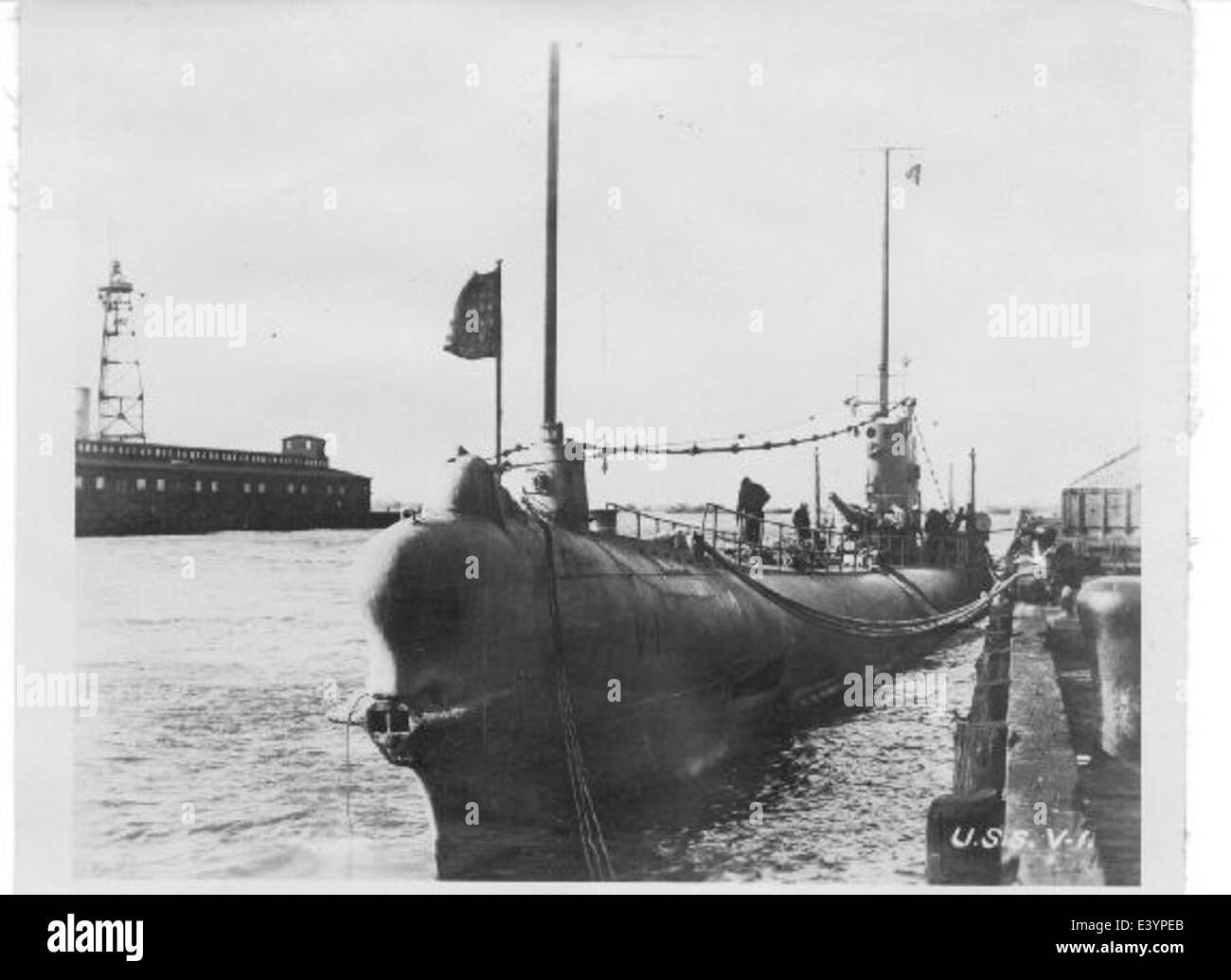 A photograph of the USS Baracuda (V-1), a submarine in the U.S. Navy ...