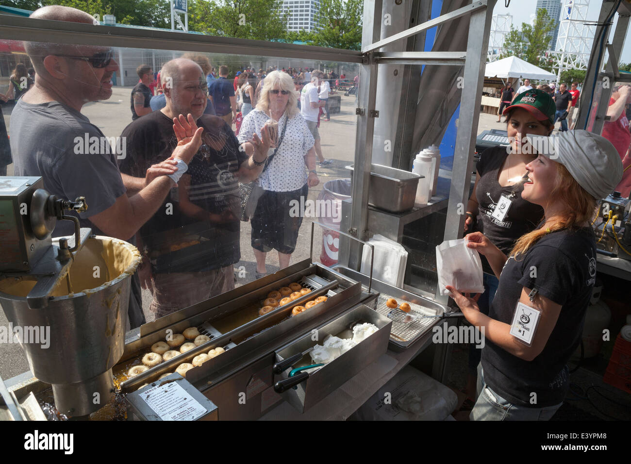 People enjoying Summerfest in Milwaukee, Wisconsin, USA Stock Photo - Alamy
