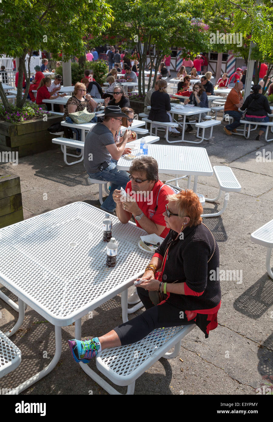 People enjoying Summerfest in Milwaukee, Wisconsin, USA Stock Photo - Alamy