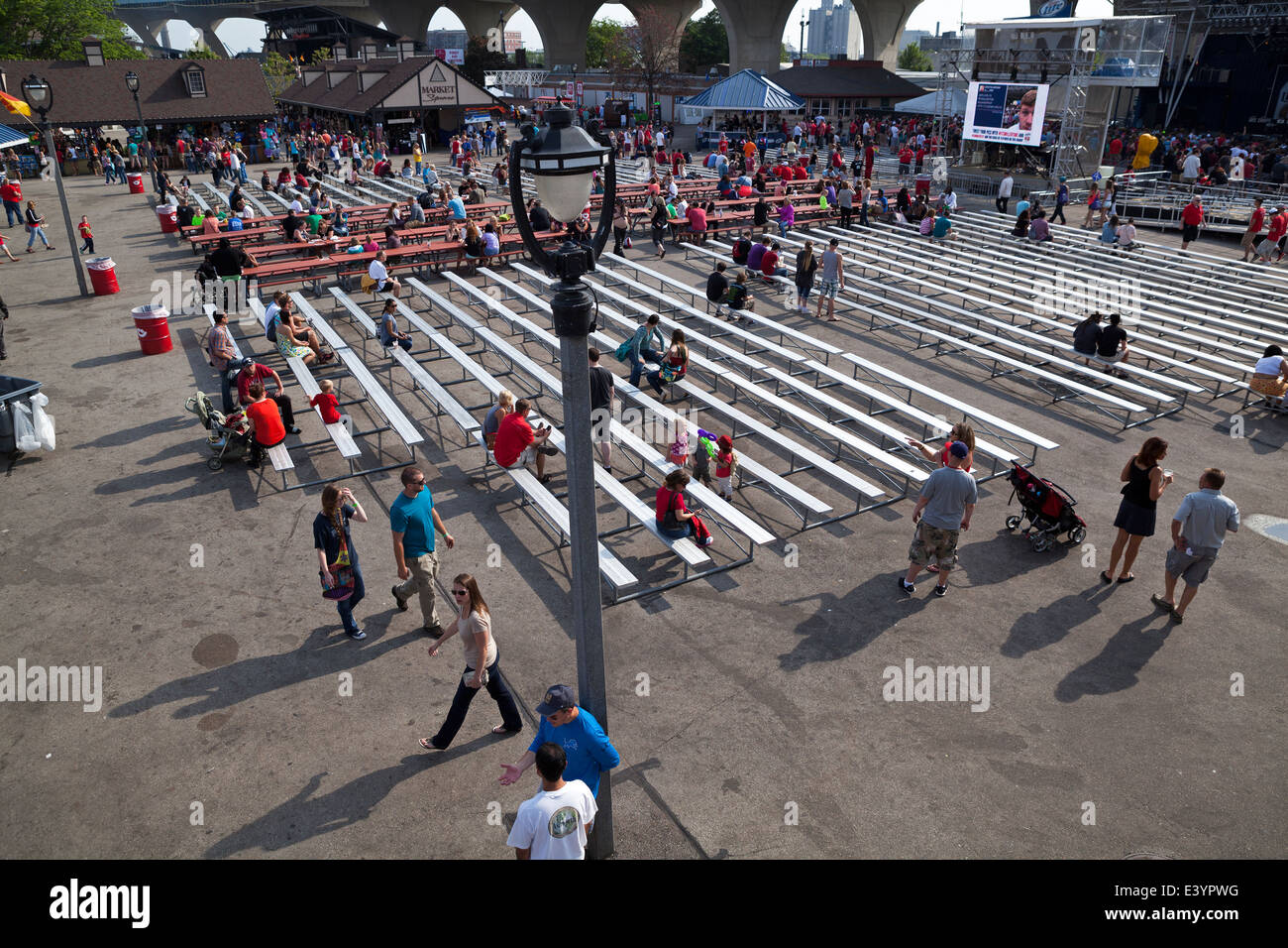 People enjoying Summerfest in Milwaukee, Wisconsin, USA Stock Photo - Alamy