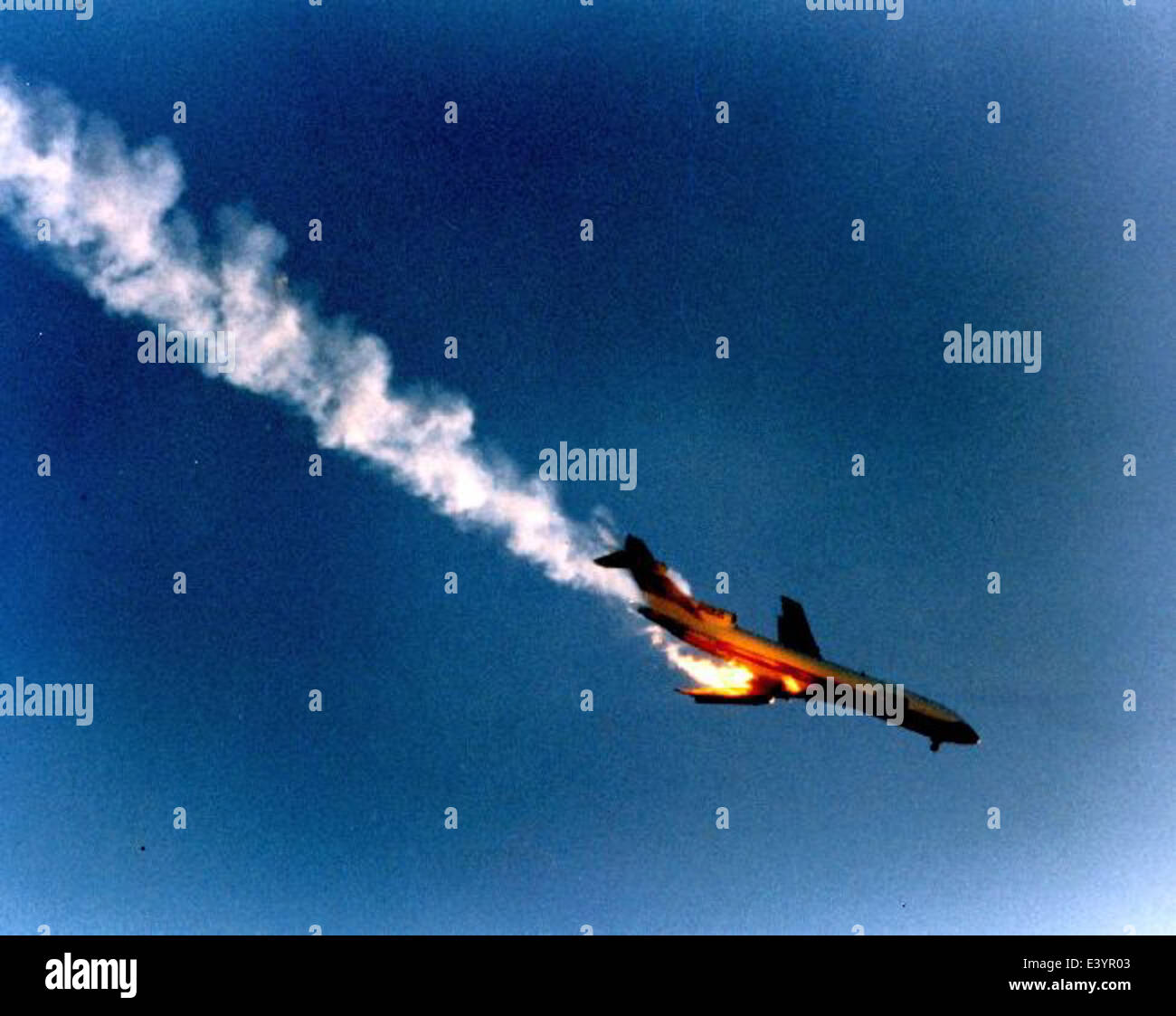 A Pacific Southwest Airlines Boeing 727-200, registered N533PS ...