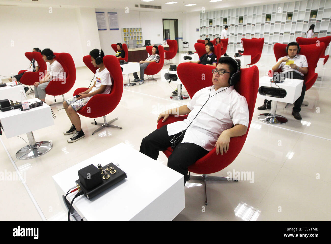 Su chairs hi-res stock photography and images - Alamy