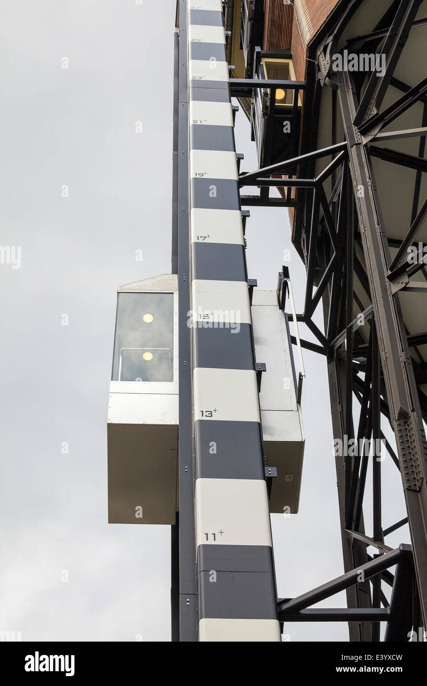 Elevator cage hi-res stock photography and images - Alamy