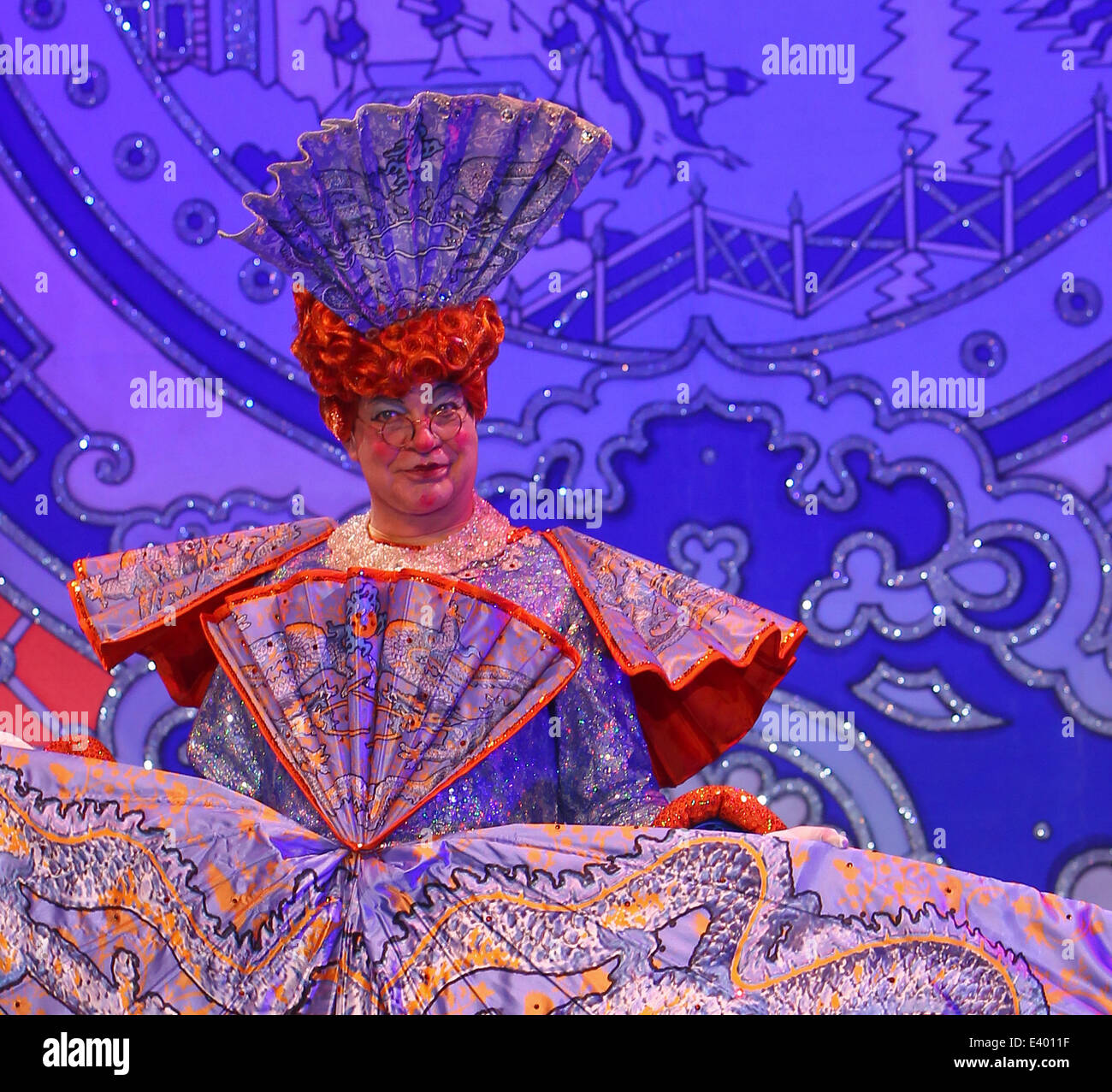 The cast of the New Wimbledon Theatre's 2013 pantomime Aladdin ...