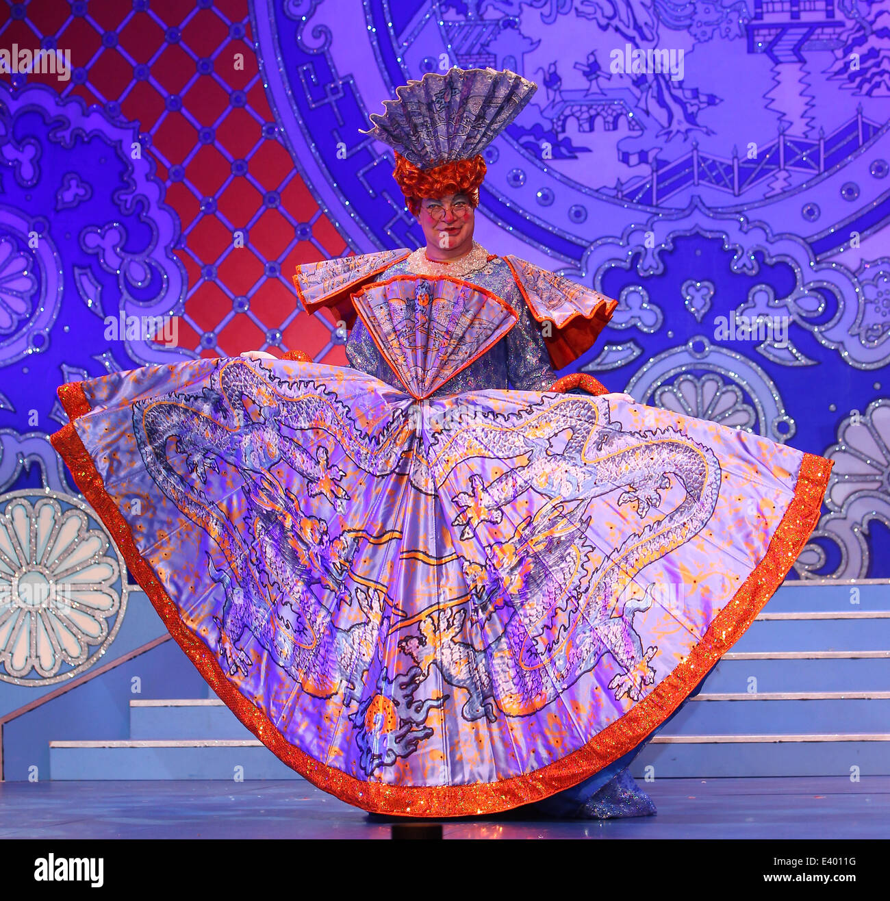 The cast of the New Wimbledon Theatre's 2013 pantomime Aladdin ...