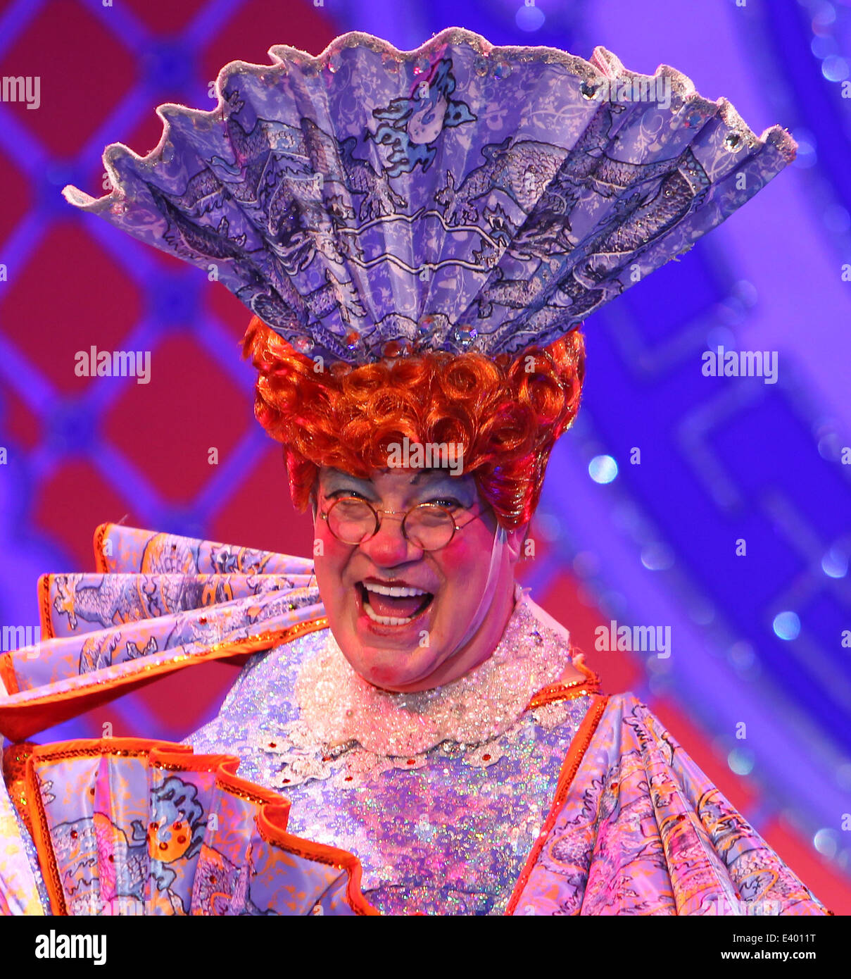 The cast of the New Wimbledon Theatre's 2013 pantomime Aladdin ...