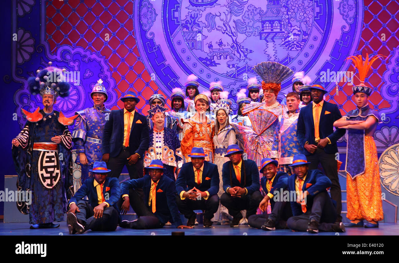 The cast of the New Wimbledon Theatre's 2013 pantomime Aladdin ...
