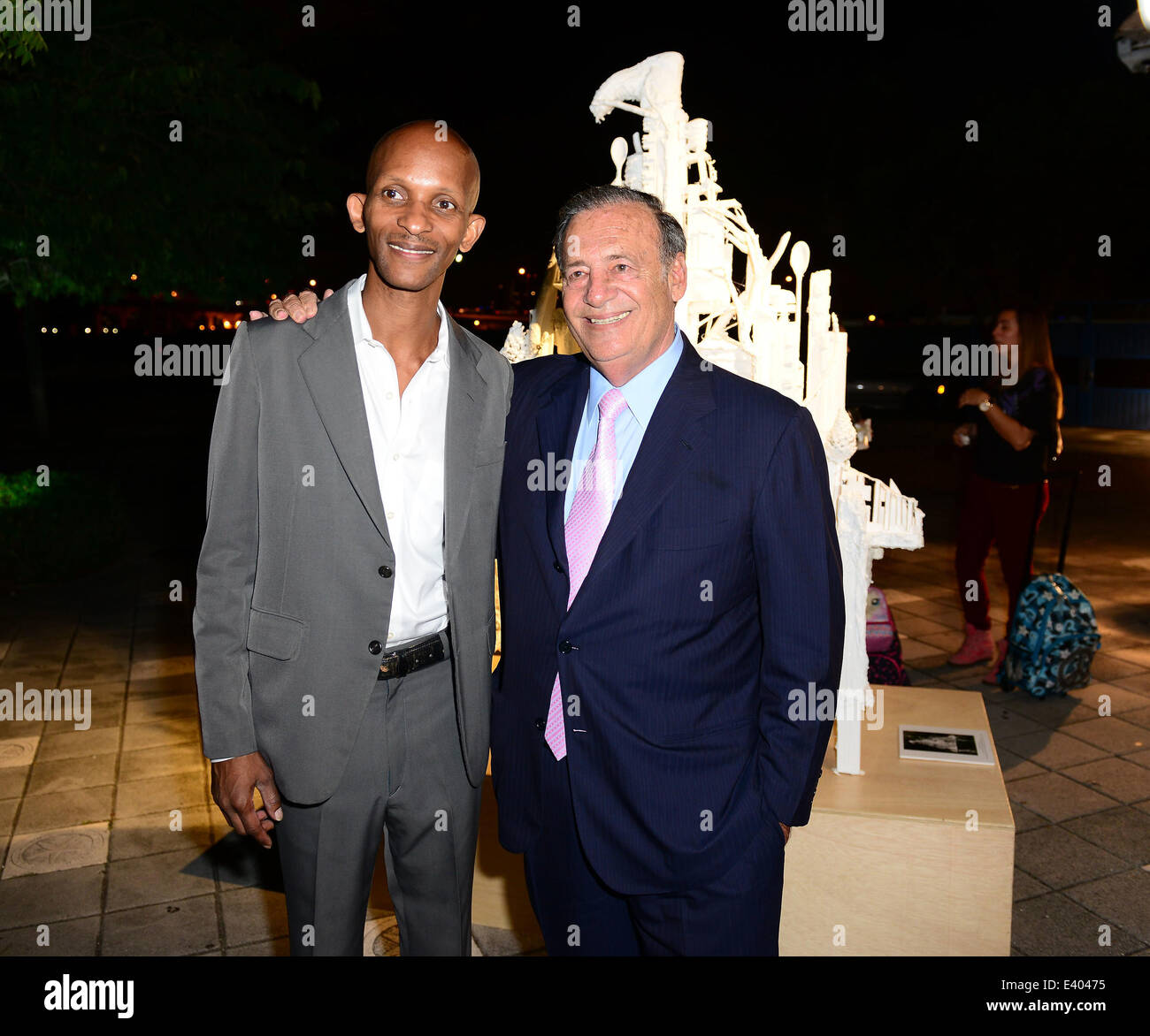 Victor Matthews' debut sculpture 'Garden' with the collaboration of ...