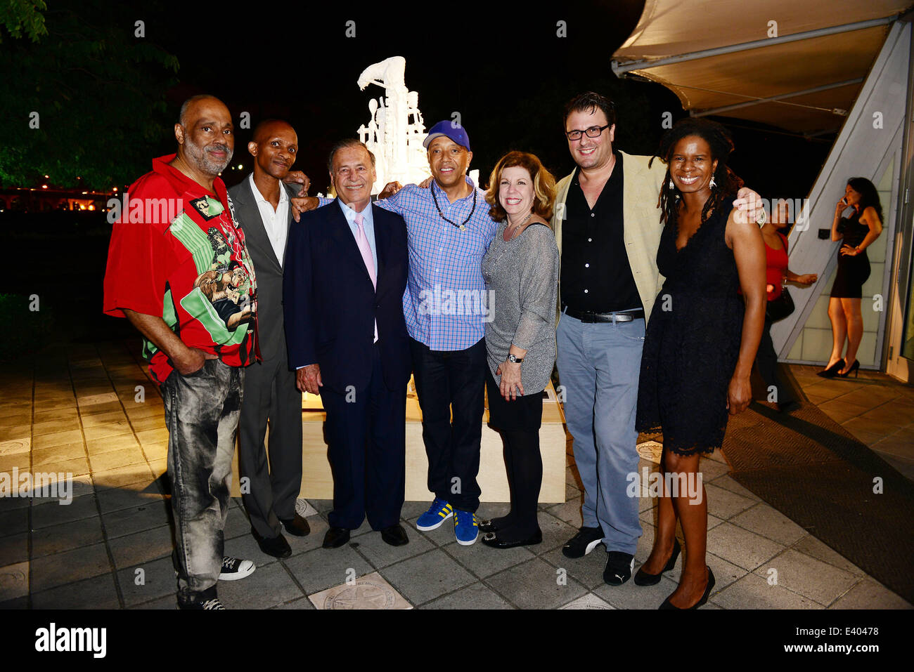 Victor Matthews' debut sculpture 'Garden' with the collaboration of ...