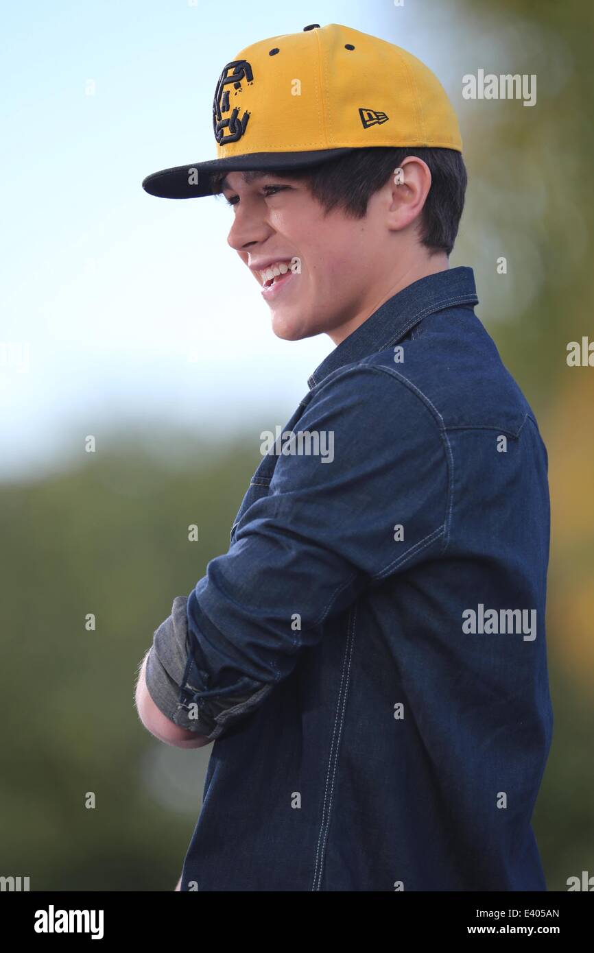 Austin Mahone appears on Extra at the Grove Featuring: Austin Mahone ...