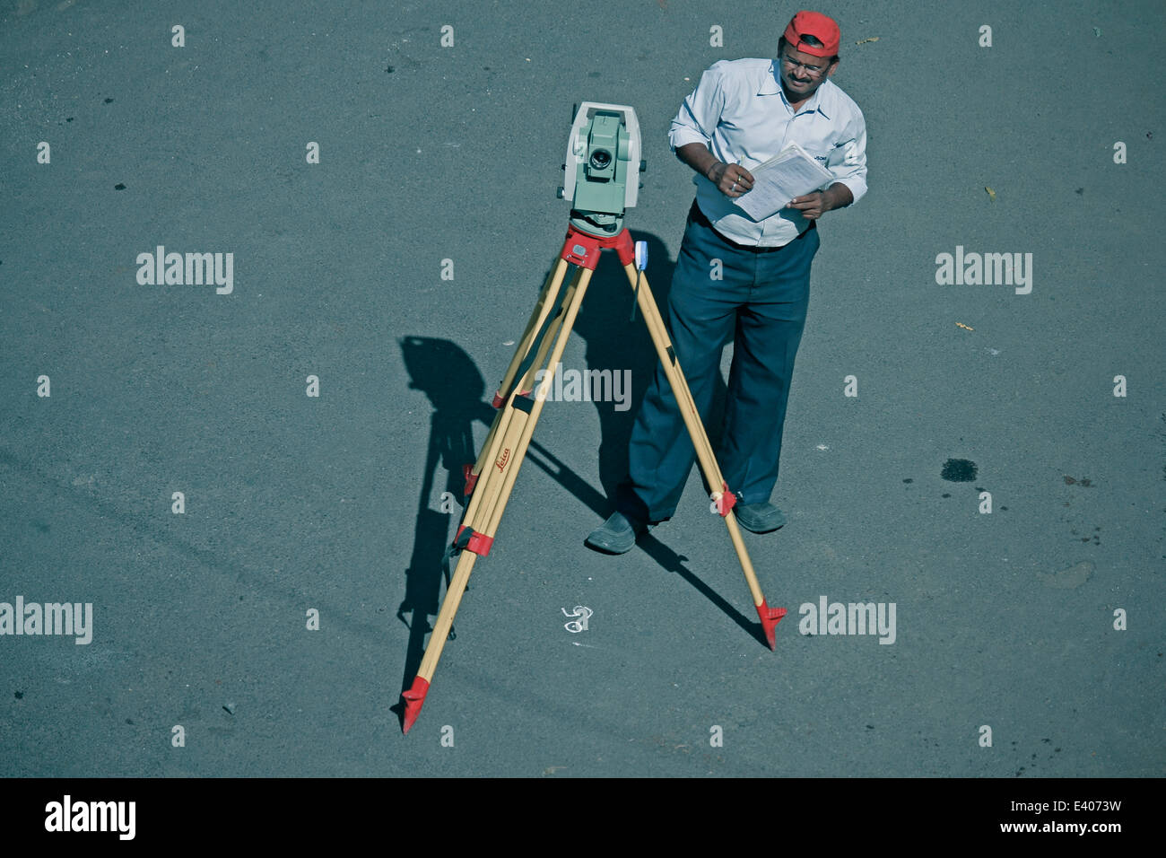 Transit survey equipment hi-res stock photography and images - Alamy