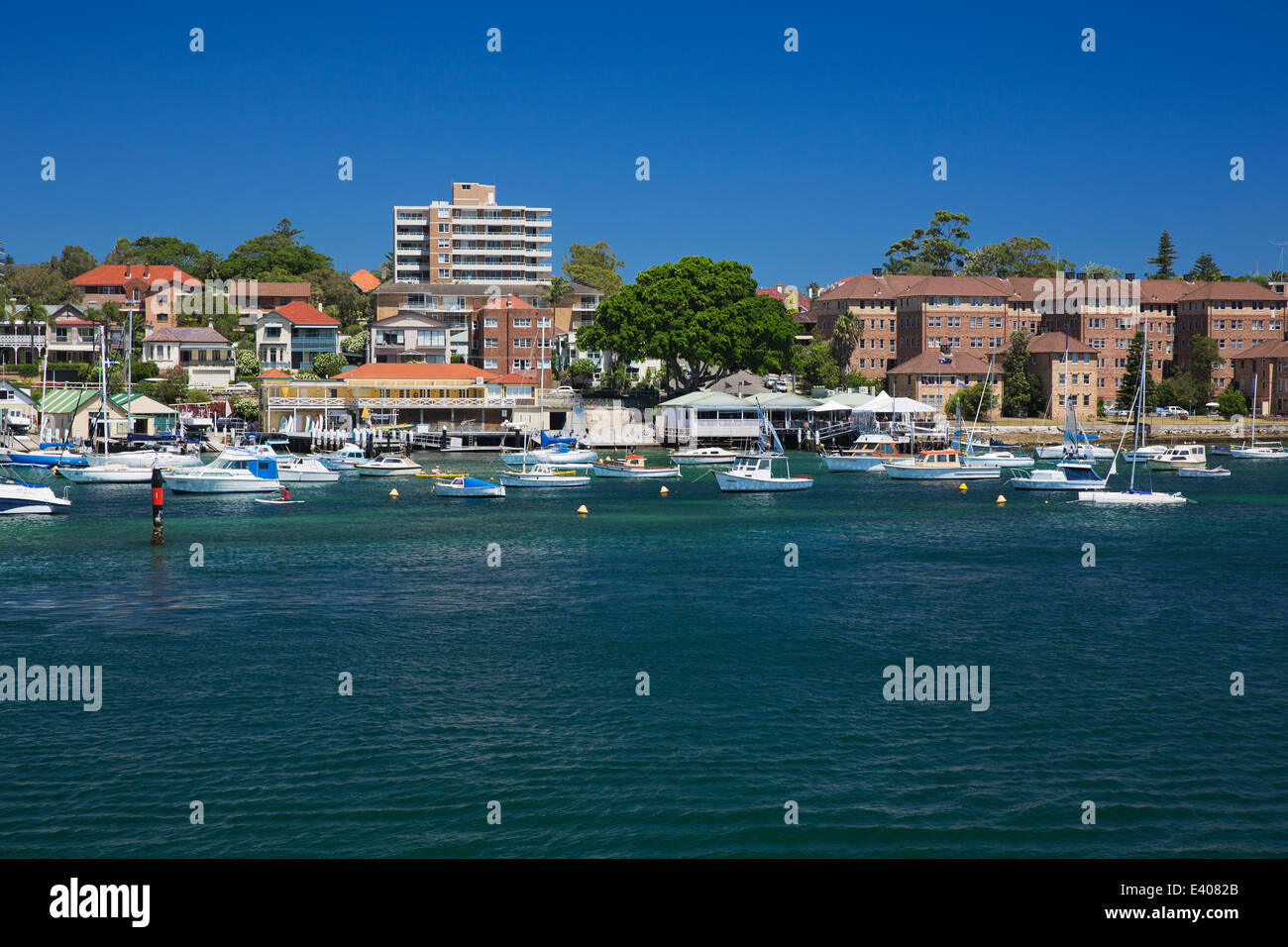 Boat entering jetty hi-res stock photography and images - Alamy