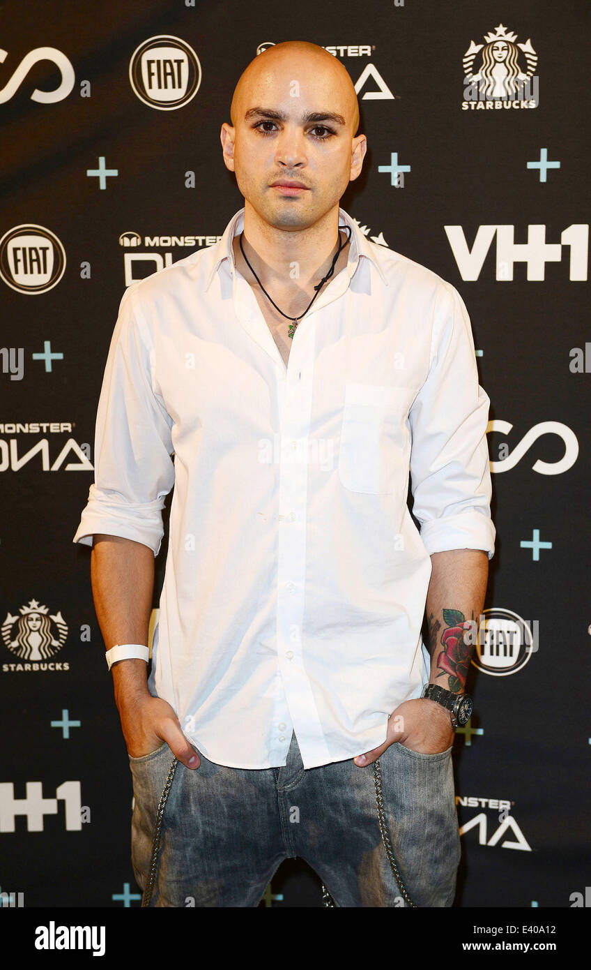 VH1 SCOPE ART + MUSIC + BEACH party, held at 9th Street & Ocean Drive ...