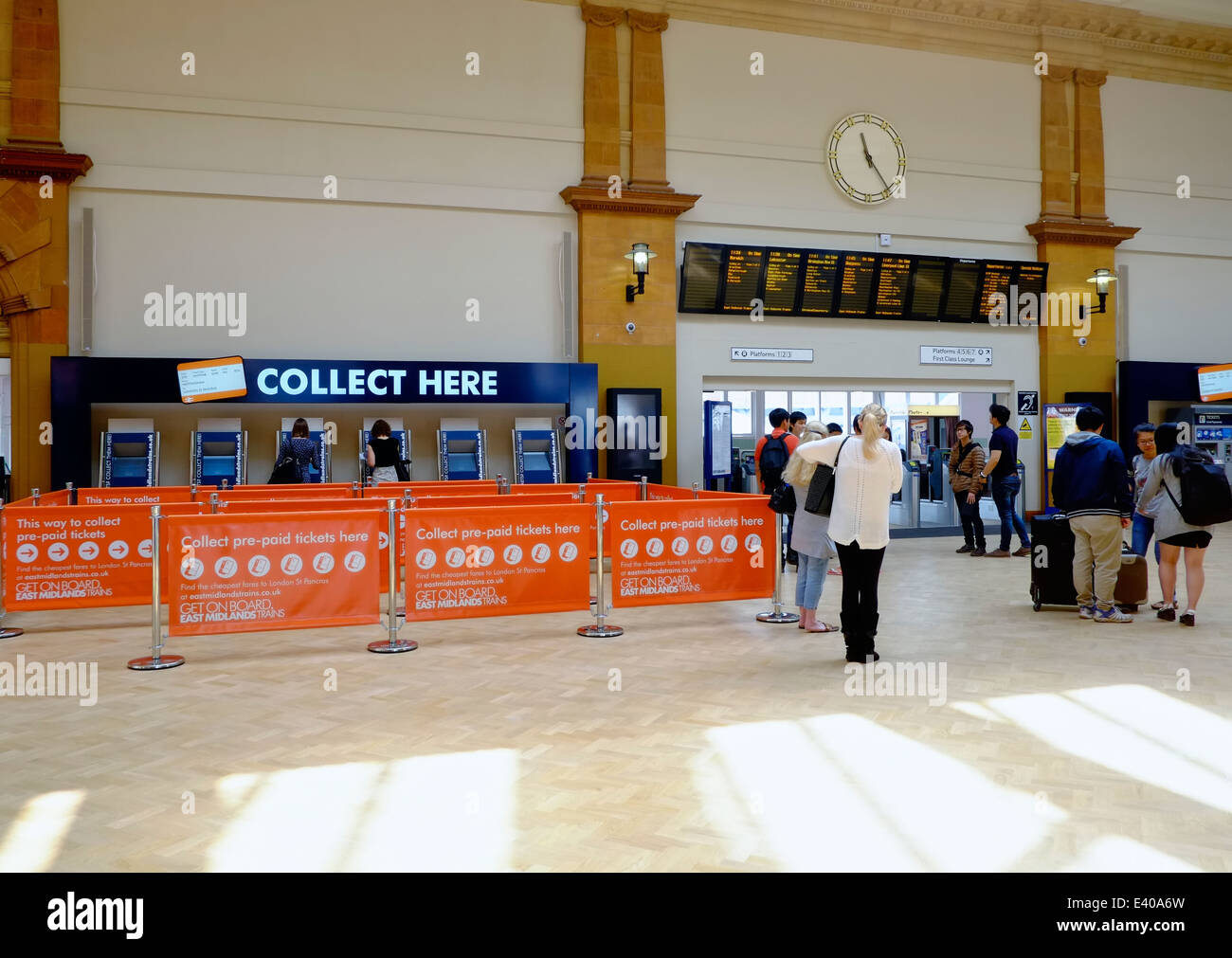 Nottingham Railway station interior concourse England UK Stock Photo ...