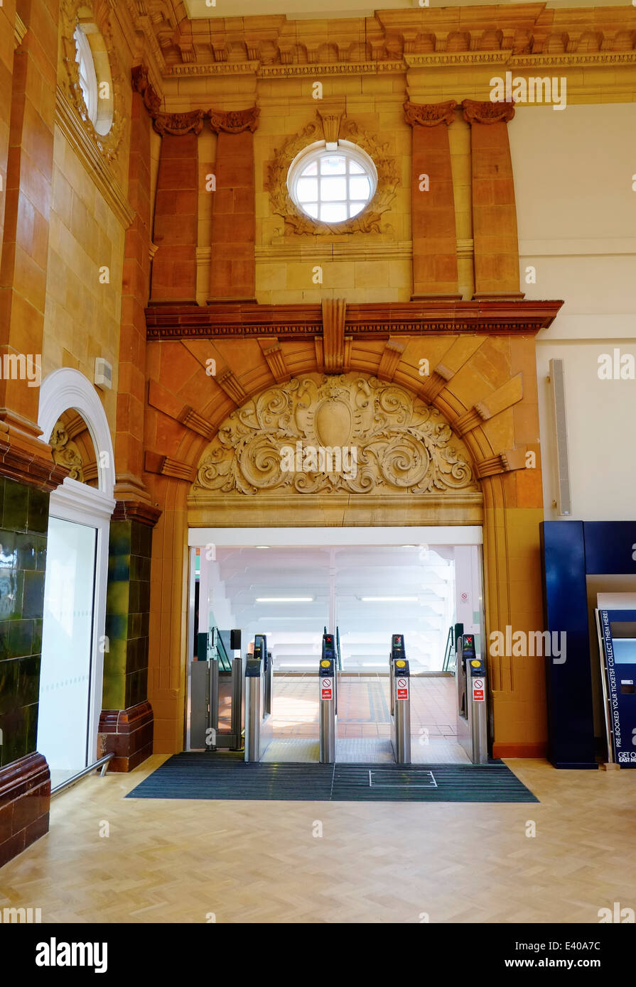 Nottingham Railway station interior concourse England UK Stock Photo ...