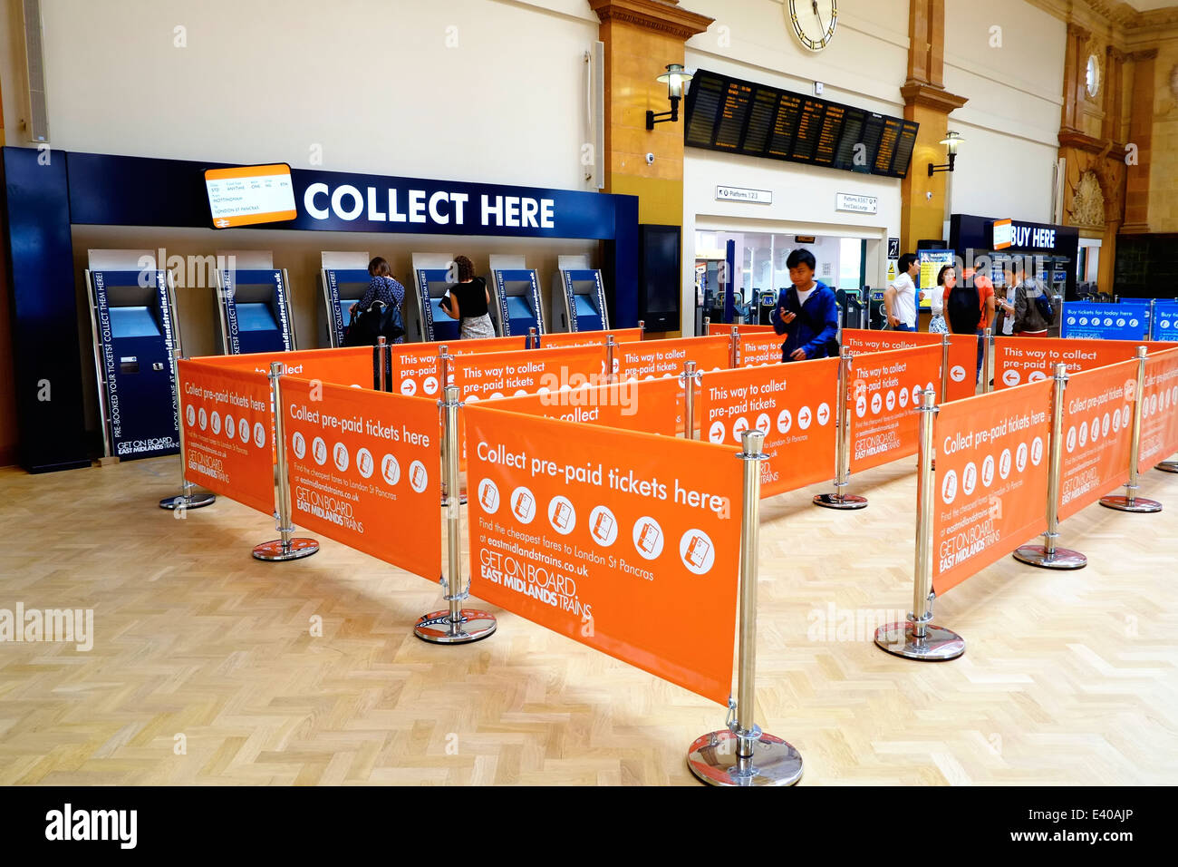 Nottingham Railway station interior concourse England UK Stock Photo ...