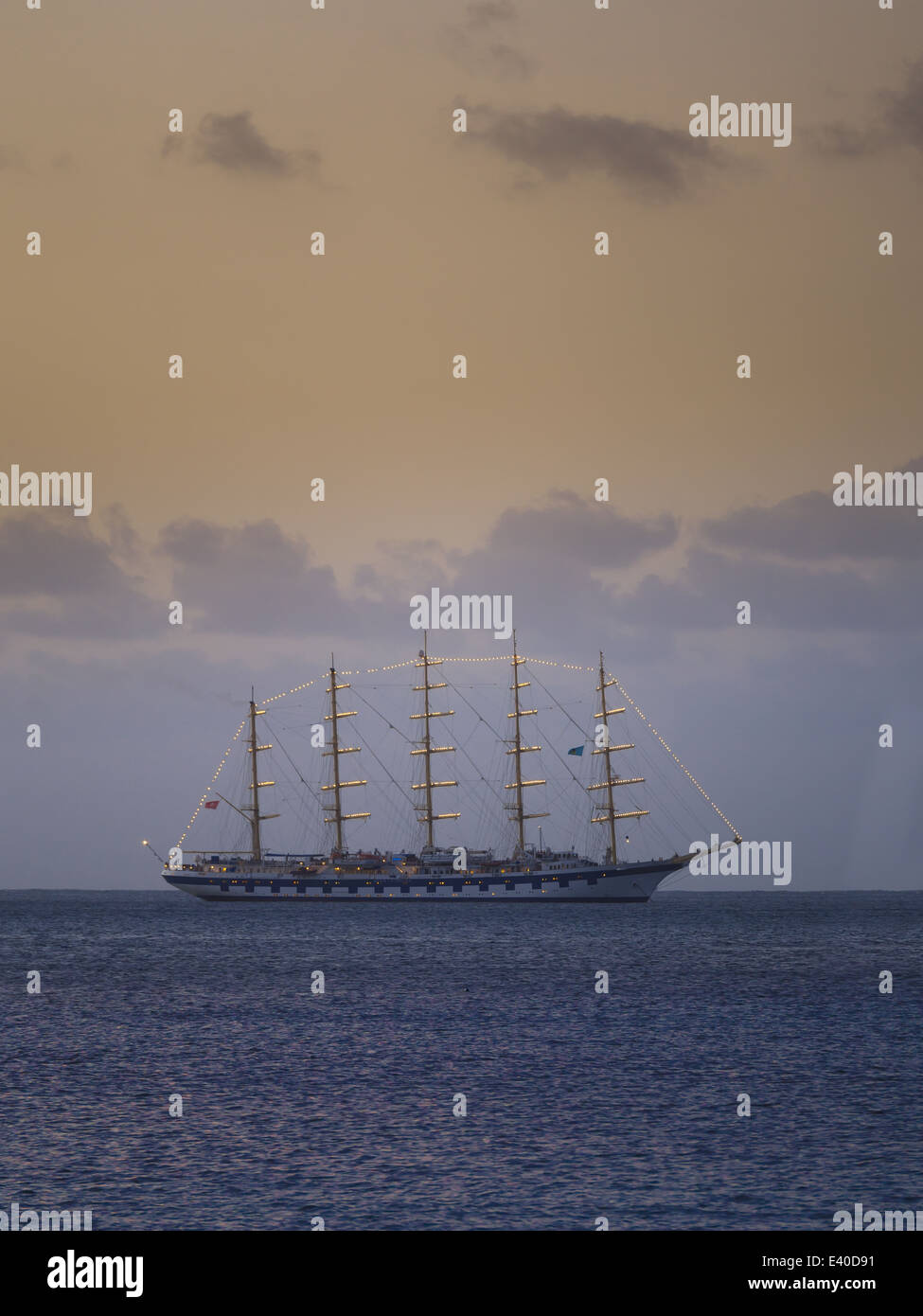 Yacht in rodney bay hi-res stock photography and images - Alamy