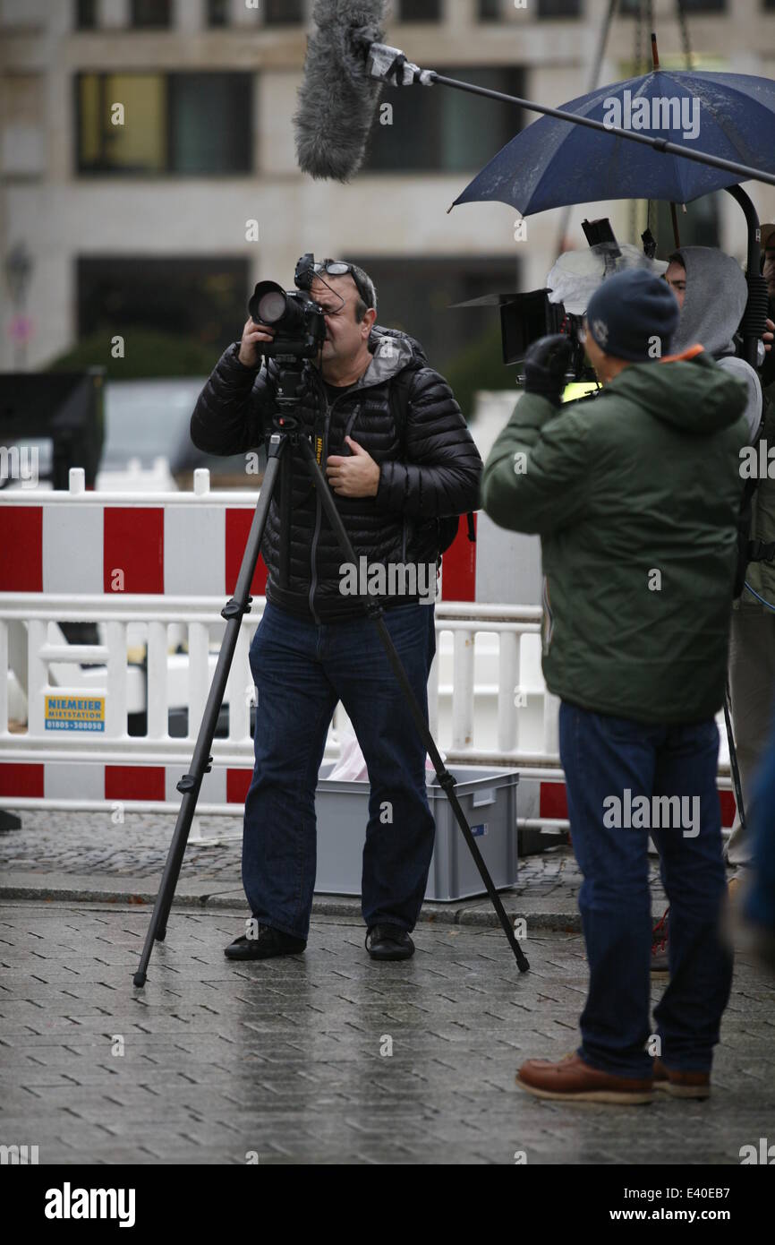 New Tutu-photo shooting at Brandenburger Tor with Bob and Linda Carey ...