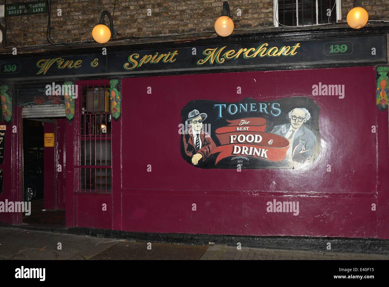 Anchorman 2 star Will Ferrell makes a surprise appearance at a Ron ...