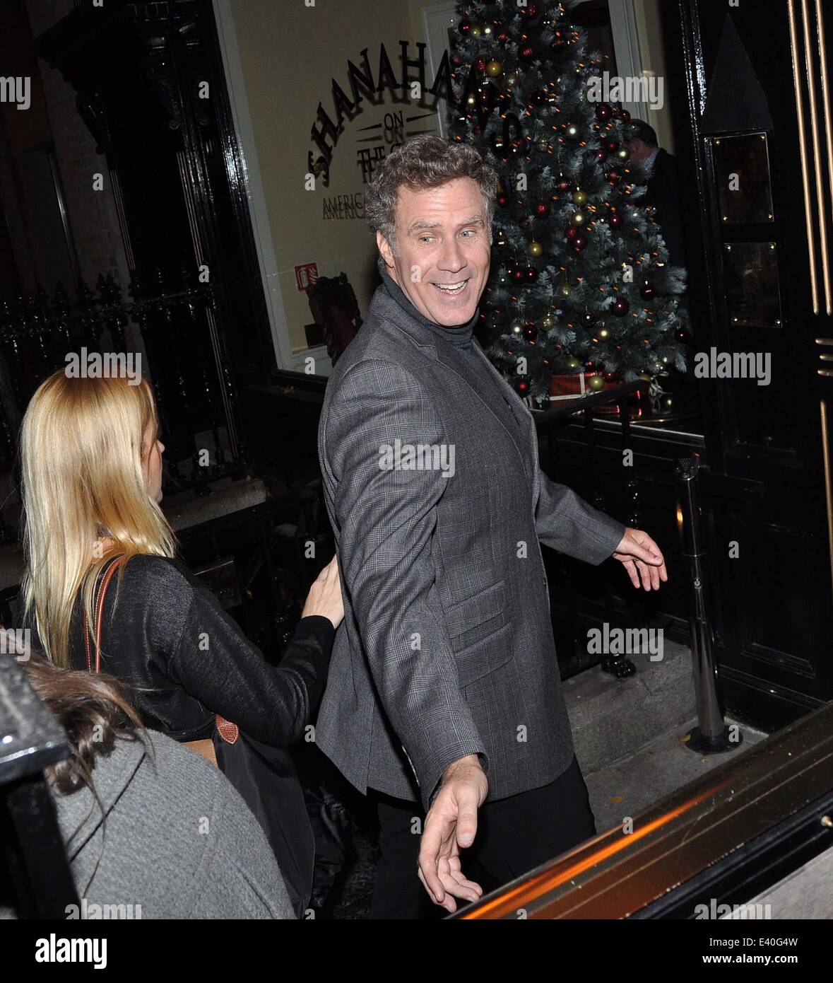 The cast of Anchorman 2 leaving Toners pub after popping in for a ...