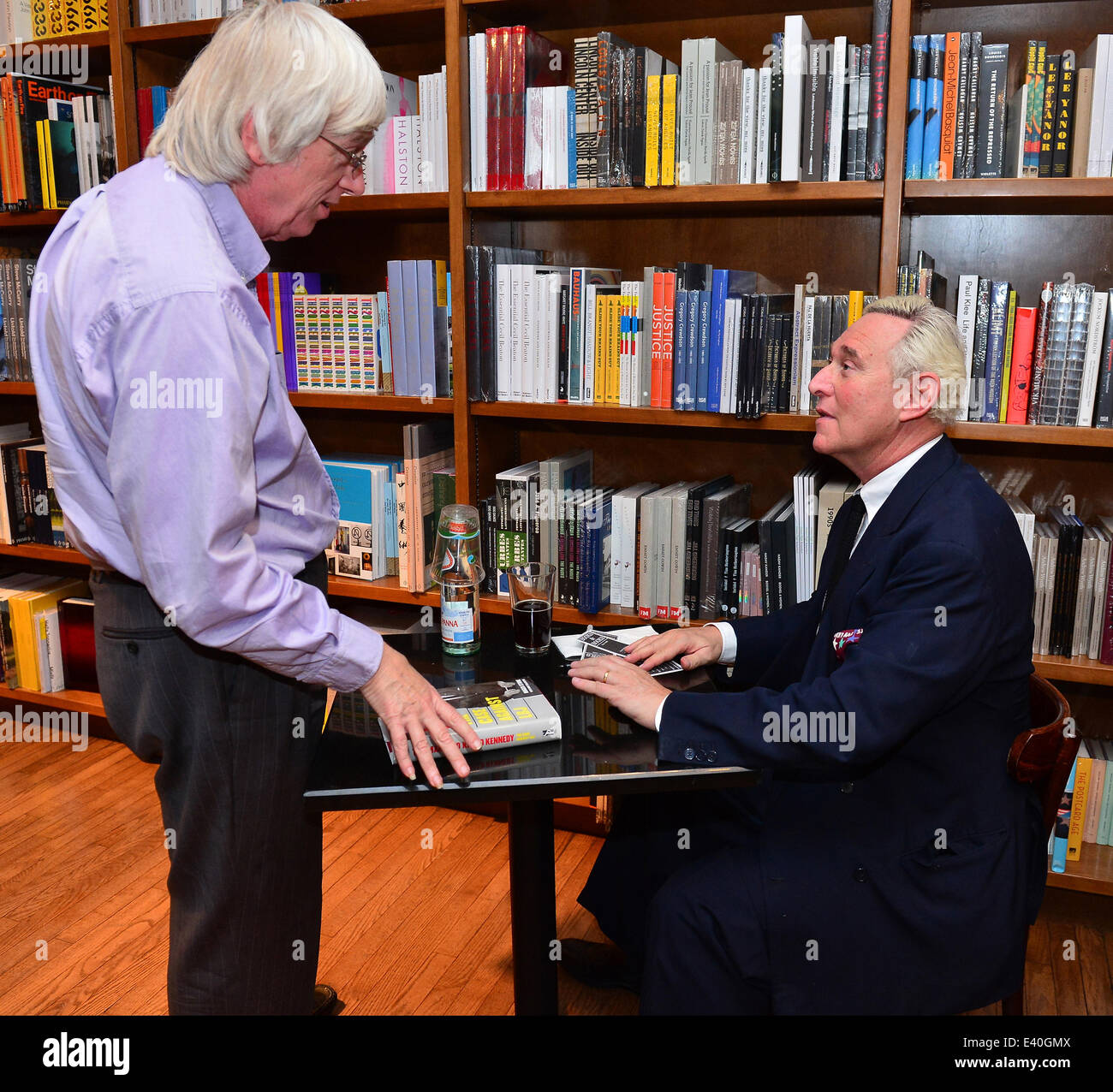 The man who killed kennedy hi-res stock photography and images - Alamy