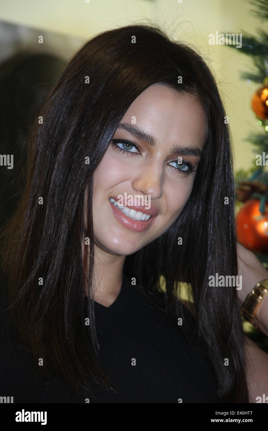 Supermodel Irina Shayk At The Aspcas Adoption Center Featuring Irina