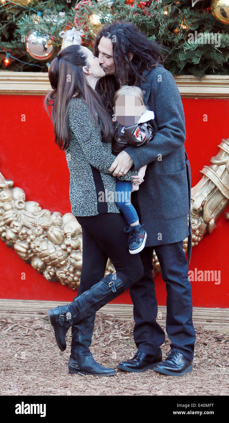James Shaffer takes his family to see the Christmas tree at The Grove ...