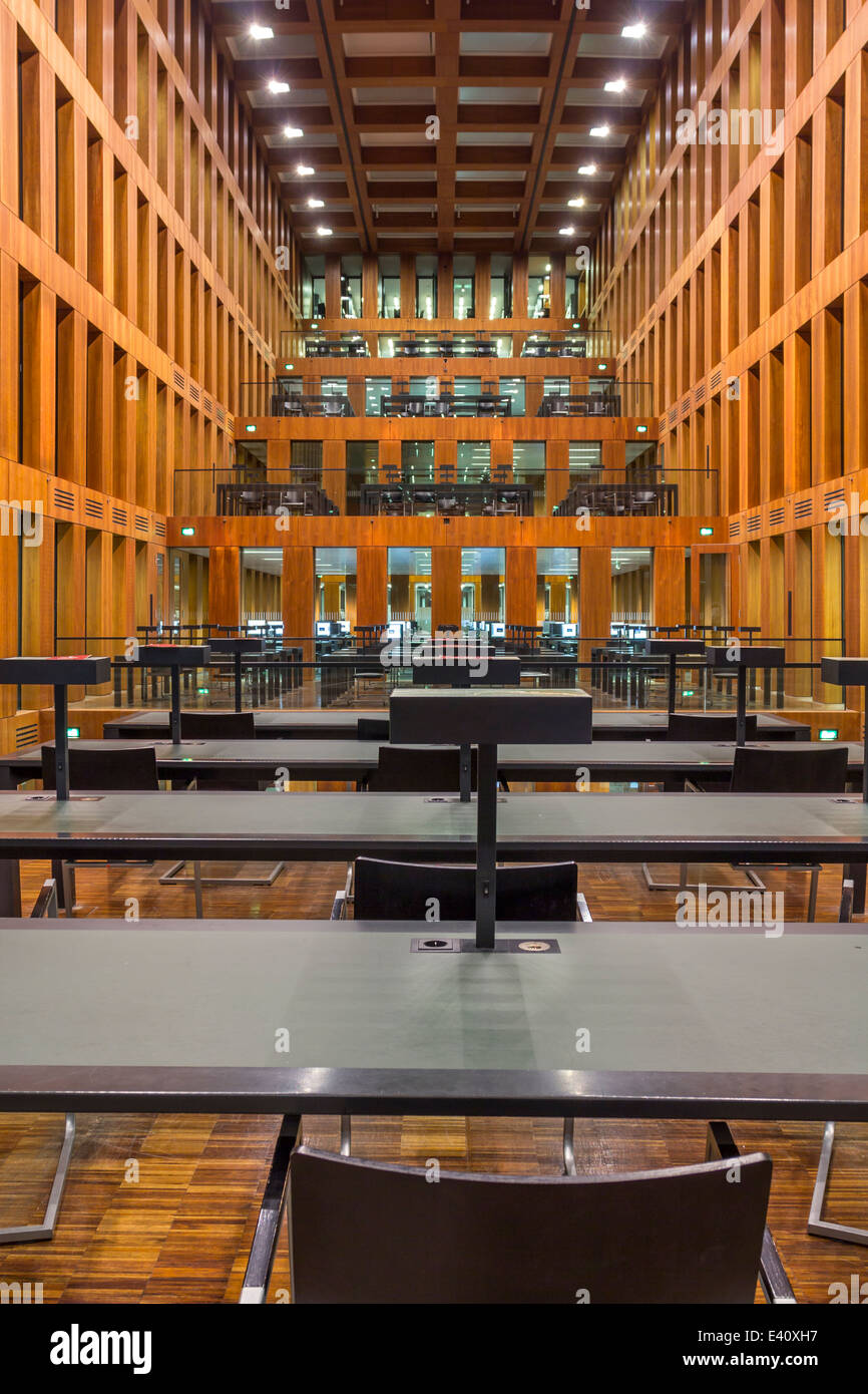 Germany, Berlin, working spaces at reading room at Jacob-und-Wilhelm ...