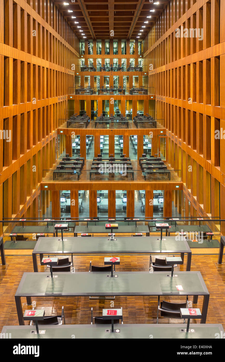 Germany, Berlin, reading room at Jacob-und-Wilhelm-Grimm-Zentrum Stock ...
