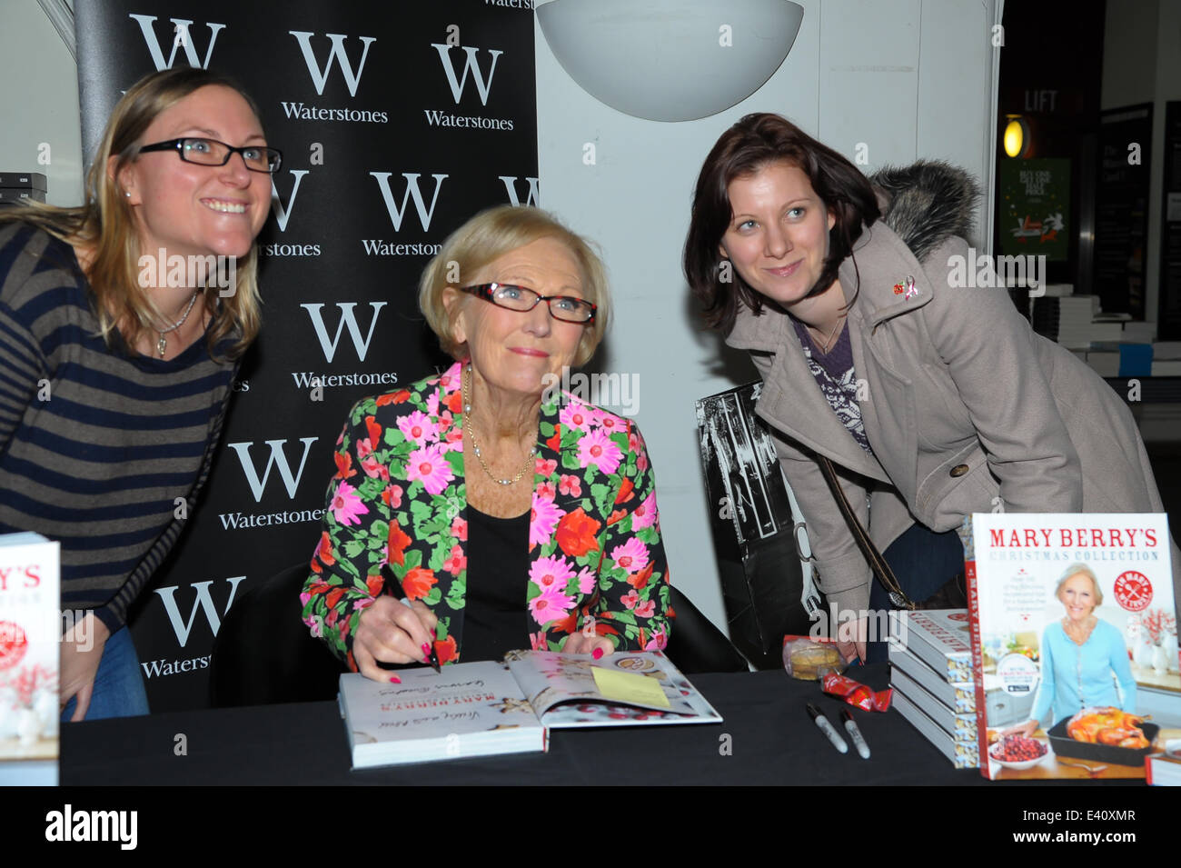 Mary Berry signing her "Christmas Collection" book in Birmingham's ...