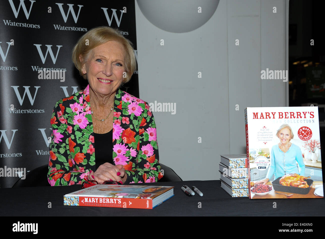 Mary Berry Signing Her High Resolution Stock Photography and Images - Alamy