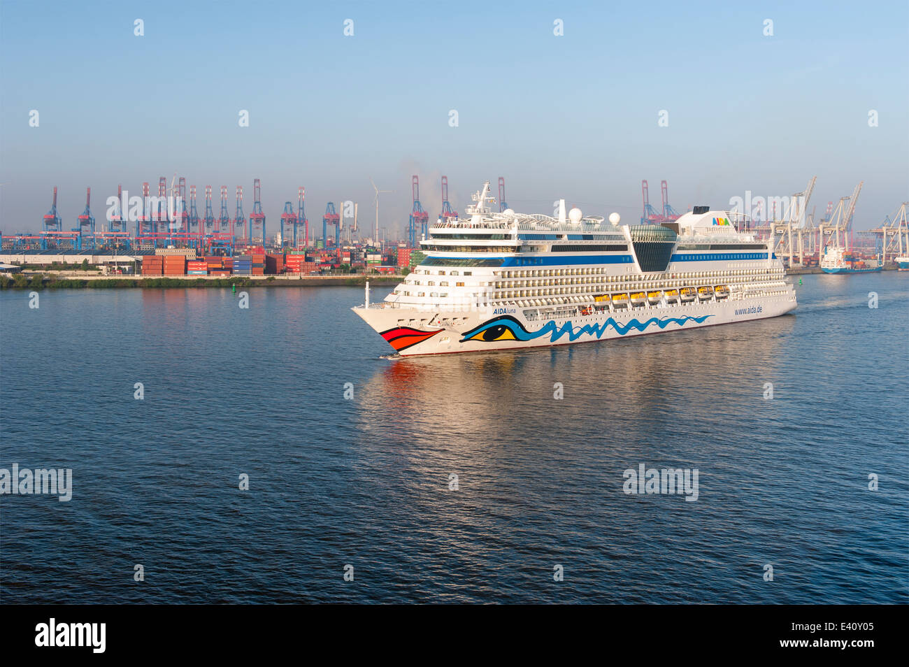 Germany, Hamburg, Port of Hamburg, Cruise Liner AIDA Luna Stock Photo ...