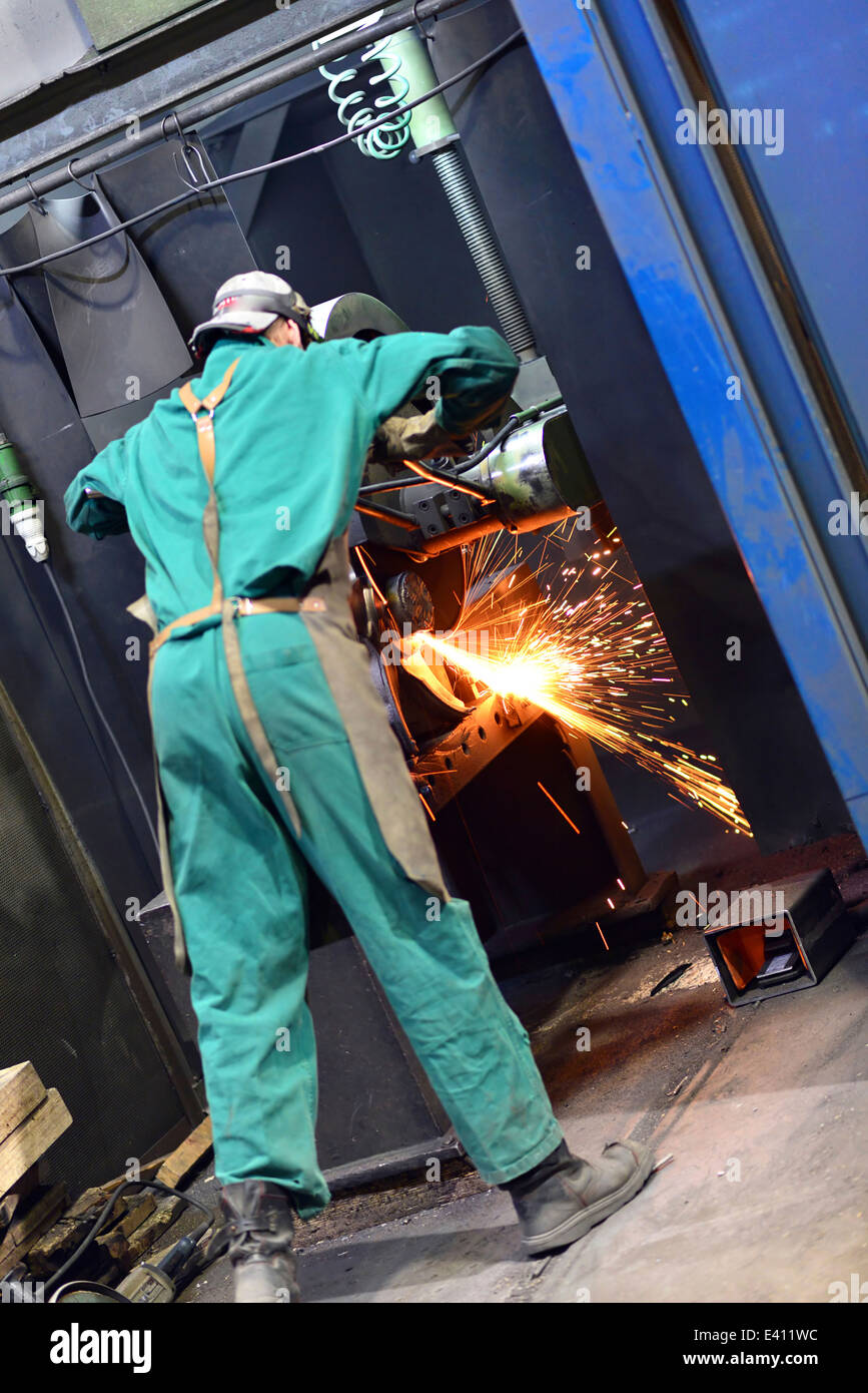 Using a machine saw hi-res stock photography and images - Alamy