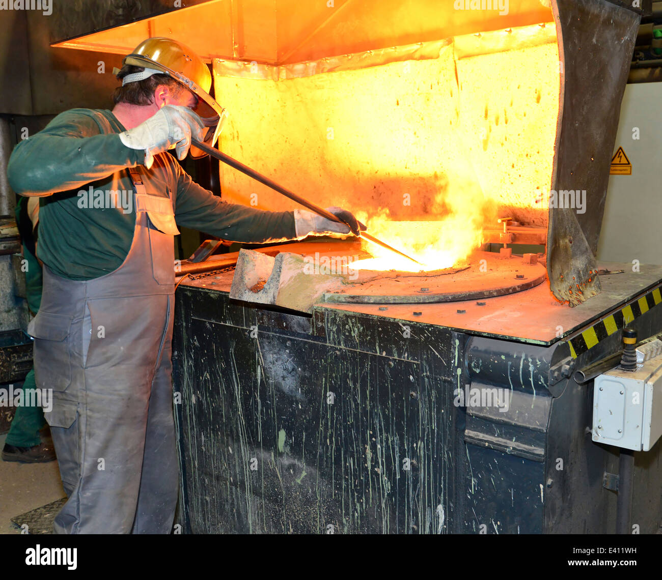 Steel foundry worker hi-res stock photography and images - Alamy
