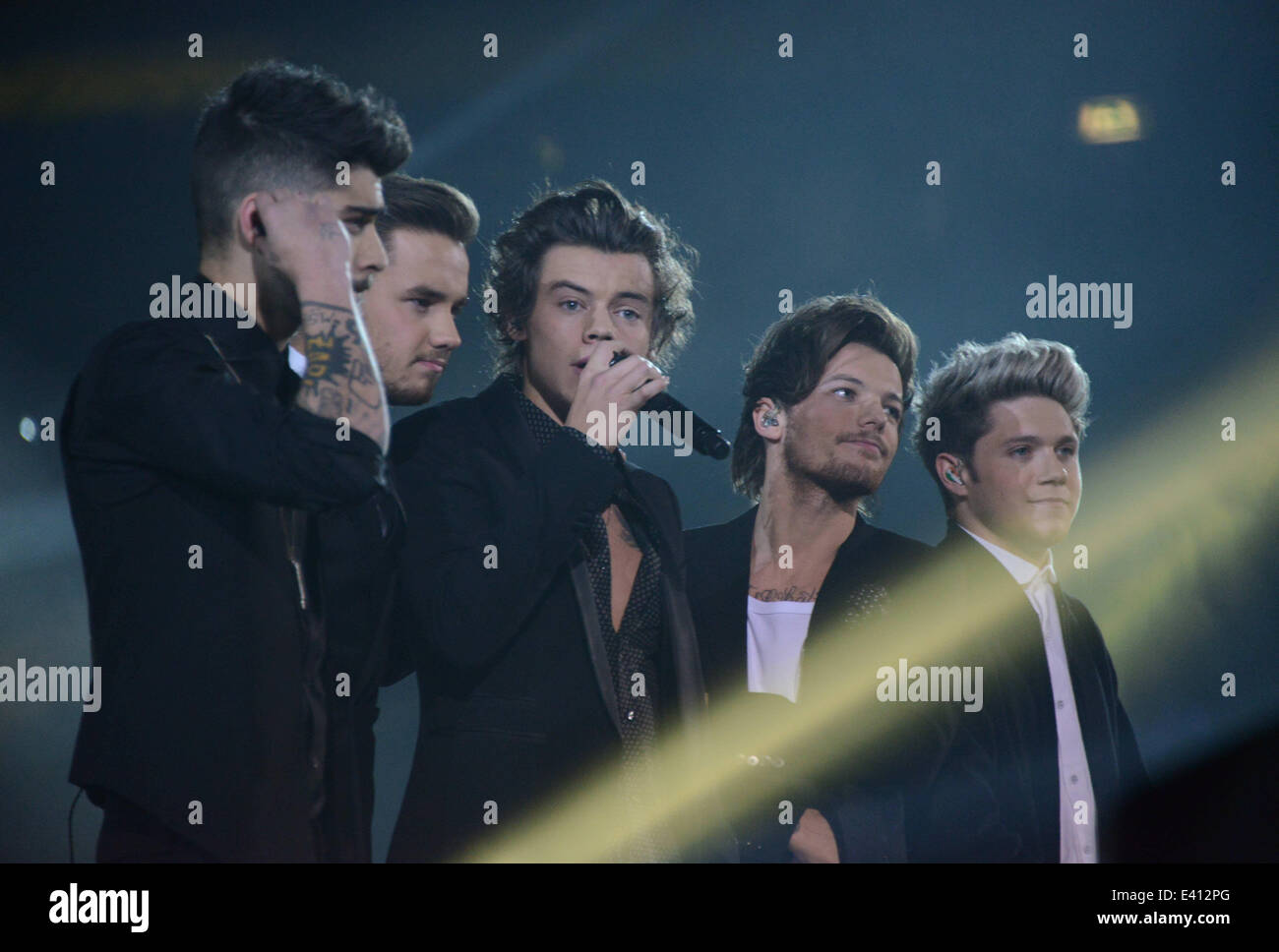 One Direction Perform Live On X Factor Italy Featuring One Direction
