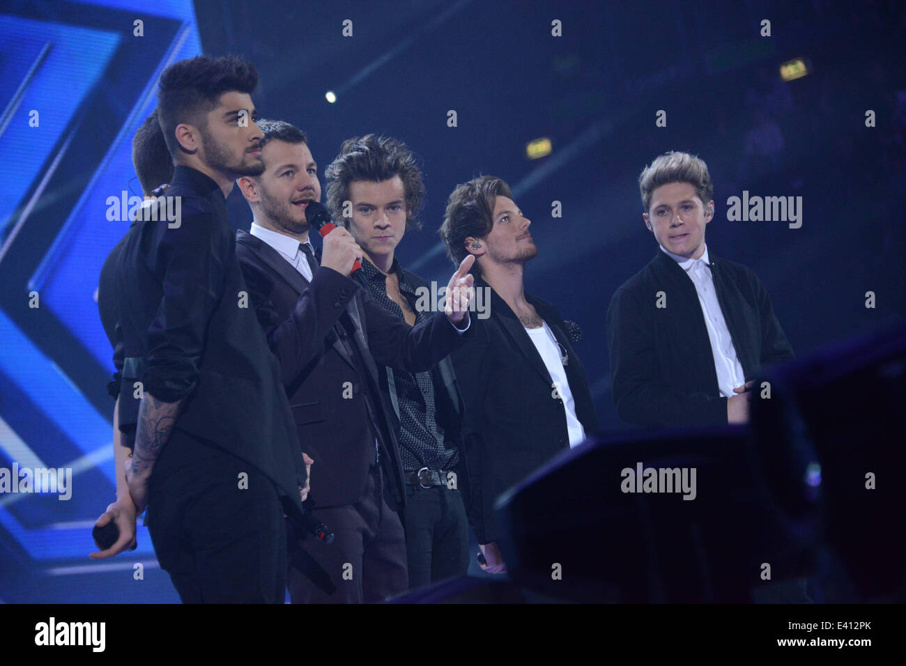 One Direction perform live on X Factor Italy Featuring: One Direction ...