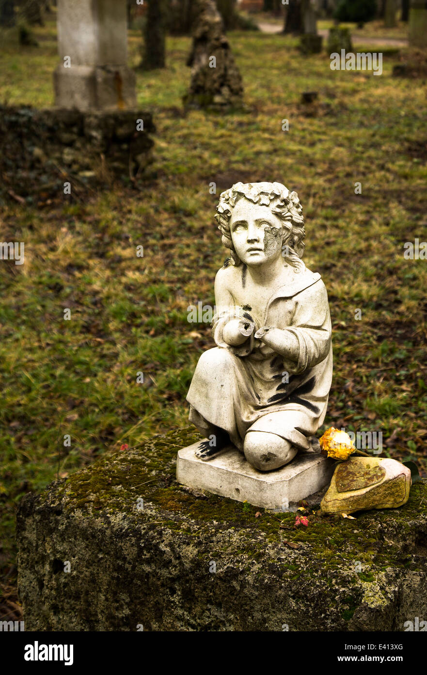 Germany, Bavaria, Munich, Old grave yard, Statue without hands Stock ...