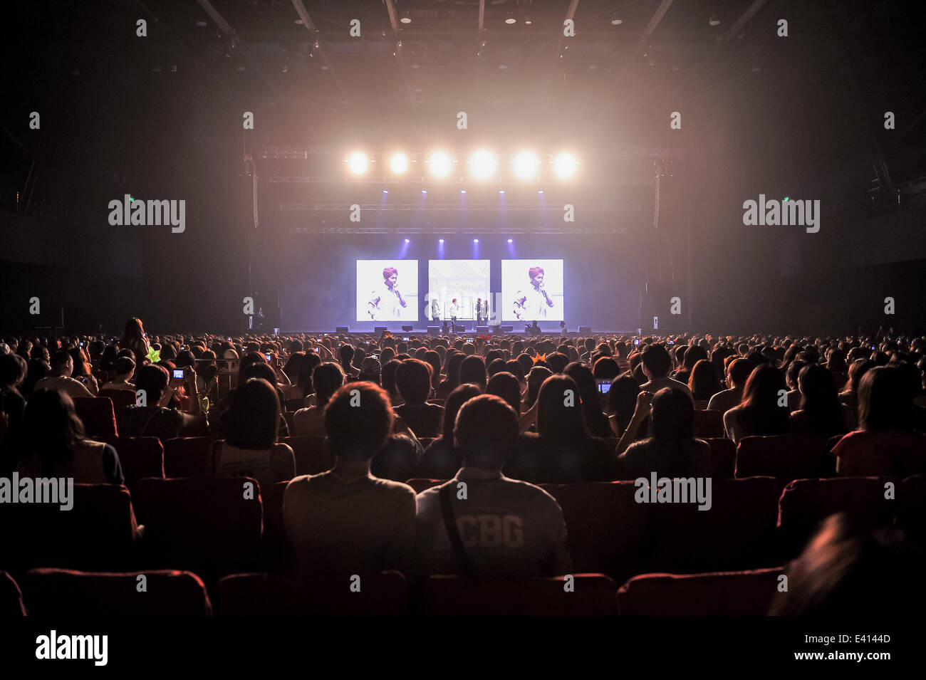 Hong Kong, China. 28th June, 2014. South Korea singer Hong Ki Lee meets ...