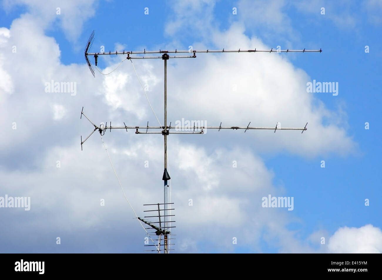 Dipole antenna hi-res stock photography and images - Alamy