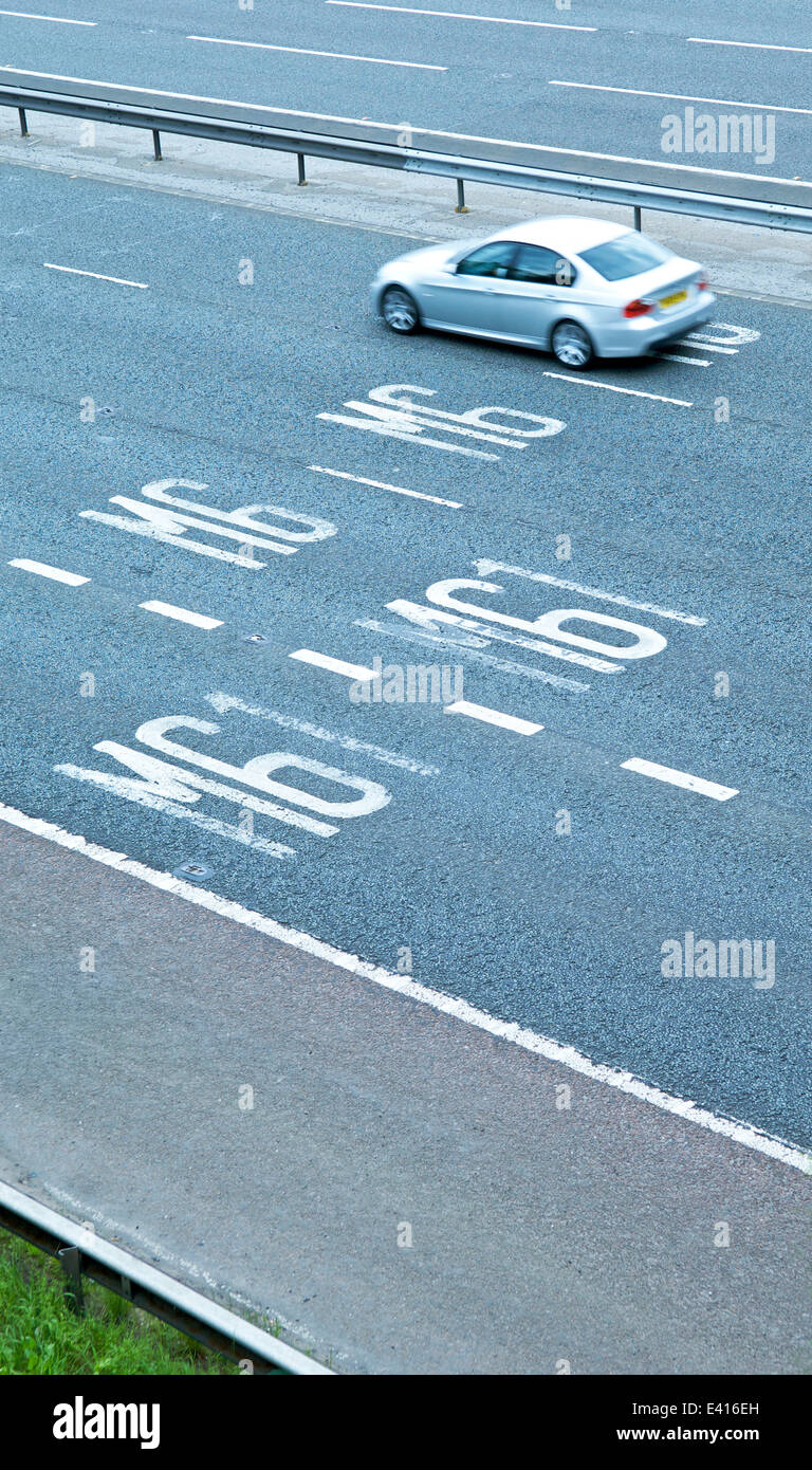 Uk road markings motorway hi-res stock photography and images - Alamy