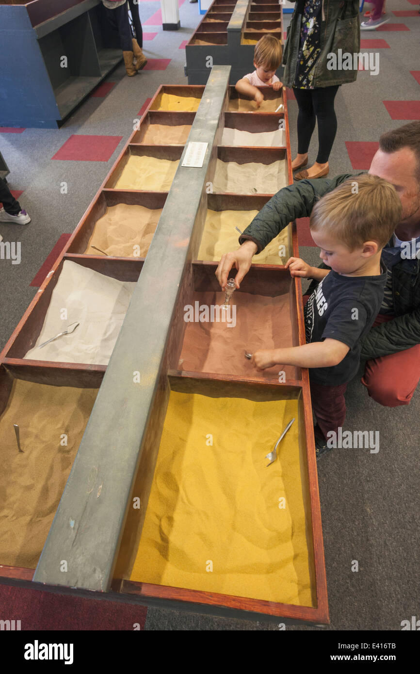 England, Hampshire, Isle of Wight, Needles Park, Alum Bay Sand Shop ...
