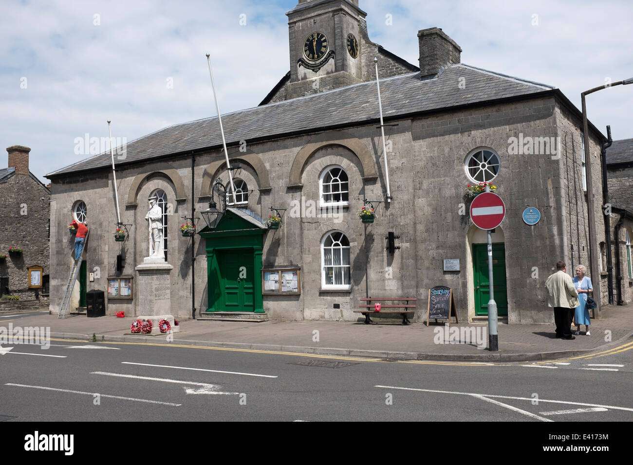 Town of cowbridge hi-res stock photography and images - Alamy