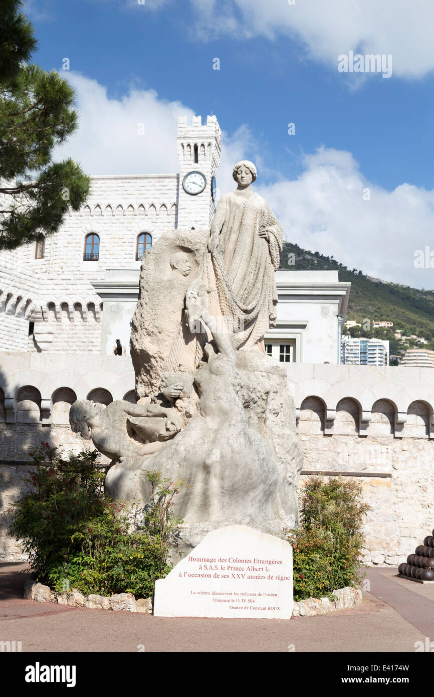 Prince albert statue monaco hi-res stock photography and images - Alamy